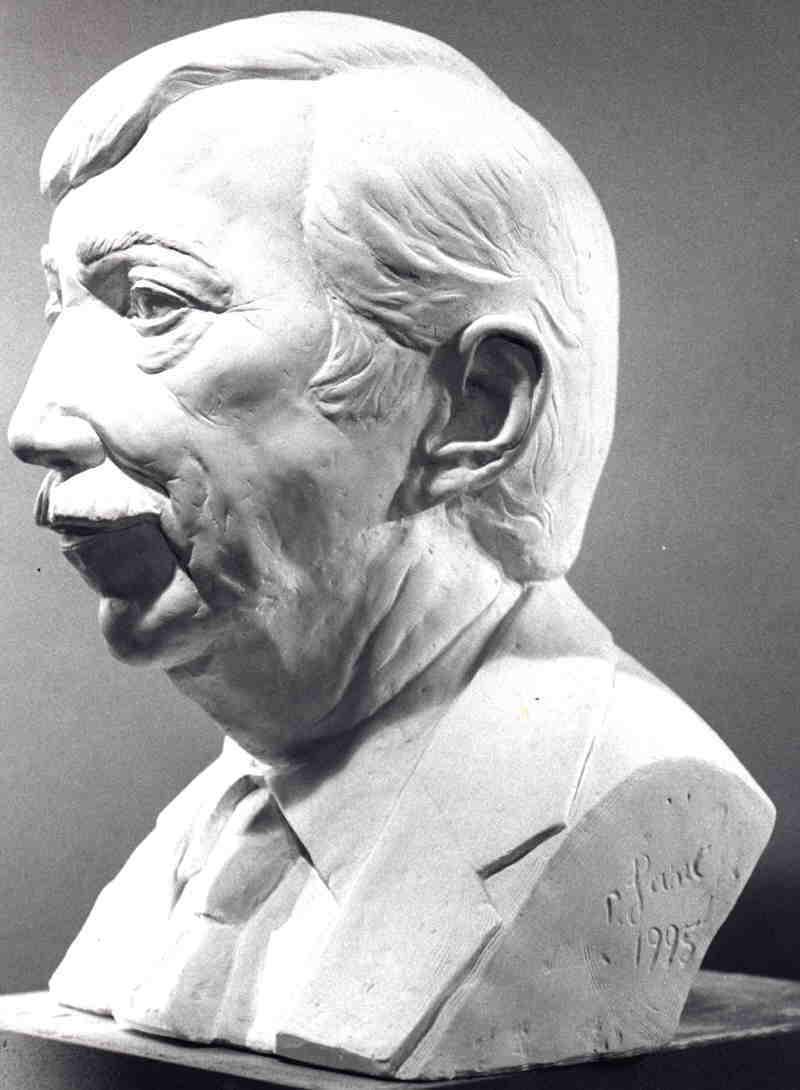 Bust of Pierre Péladeau, Montreal, QC - Hungarian heritage in Canada