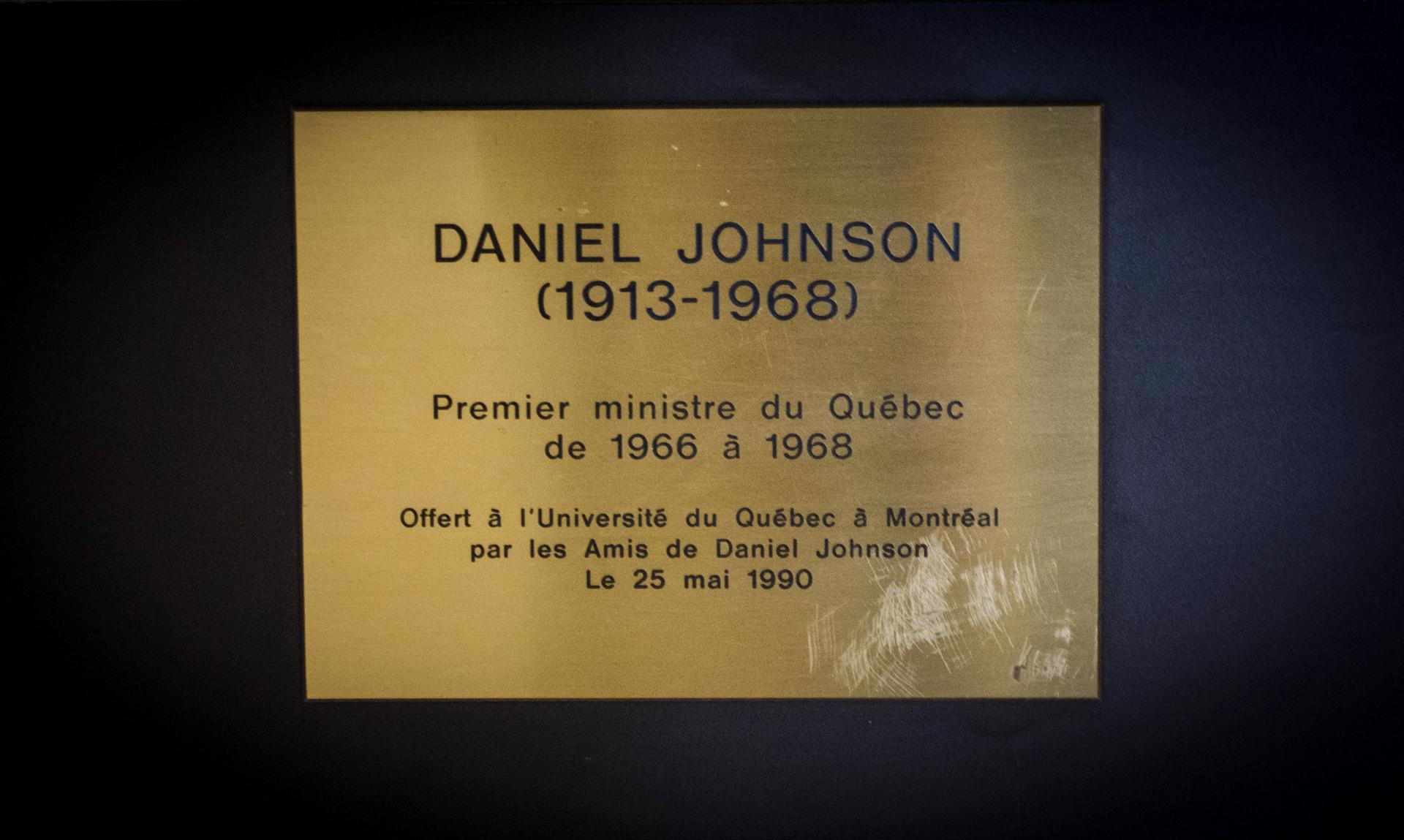 Le Buste de Daniel Johnson à Montréal et à Québec, QC - Héritage ...
